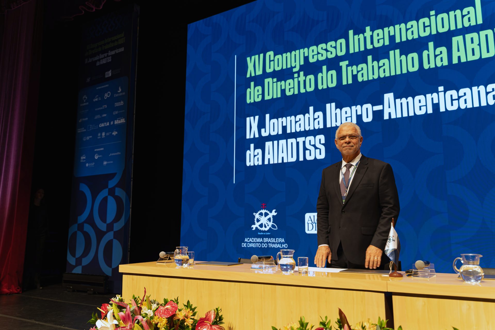 Ministro Alexandre Agra Belmonte recebe a Medalha da Ordem Alencarina ...